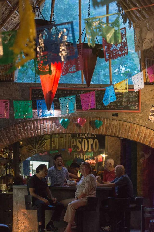 El Infierno Bar | Guía de la Ribera de Chapala | Lakeside Guide